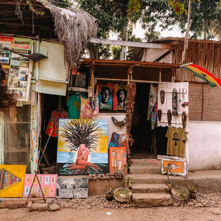 Visita Kokrobite Beach: Guía completa para conocer Kokrobite
